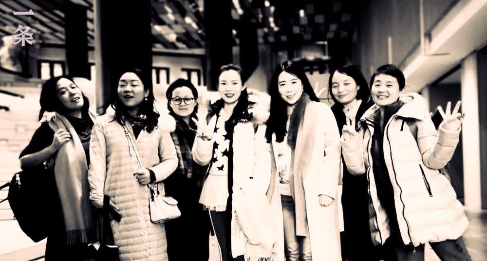 7 BFFs All Bought a Mansion Together and Are Living a Real Life Sitcom