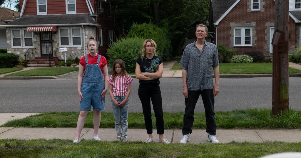 Who Plays Young Beth in 'Life & Beth'? The Actress on Working Alongside ...