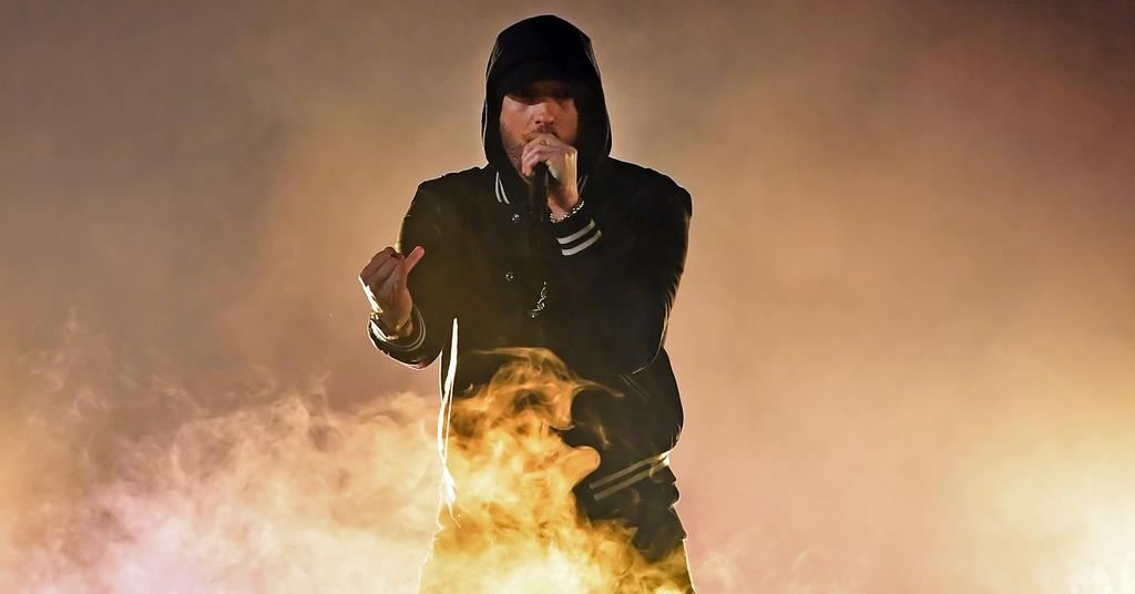 Does Eminem Diss Machine Gun Kelly on 'Side B'? How Their Feud Began