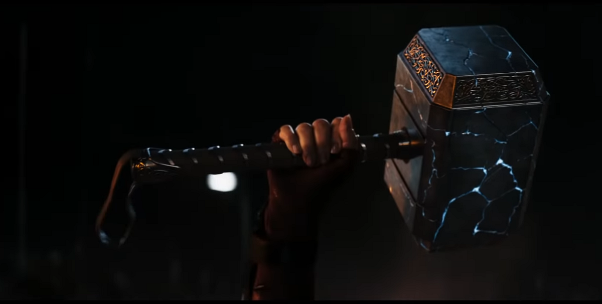 Fans Love Natalie Portman's Arms in 'Thor: Love and Thunder'