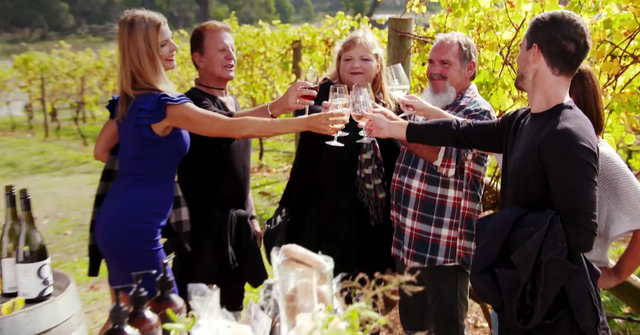 'Instant Hotel' Netflix — Cast, Winners, and How to Book
