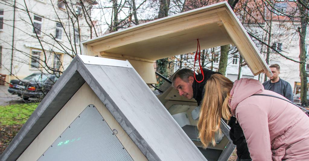 German City Builds Solar Power Sleeping Pods to Keep Its Homeless Warm