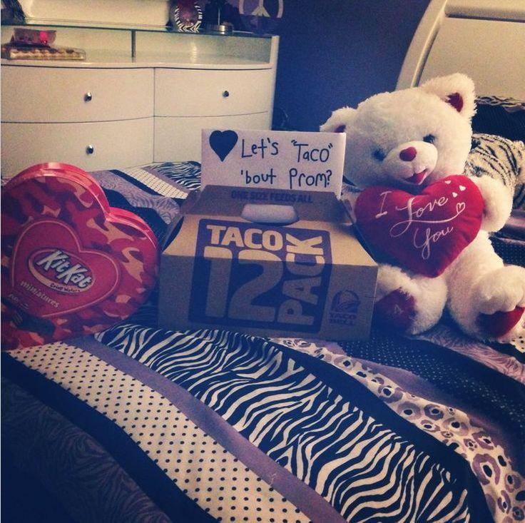 This Senior Took College Graduation Photos at Taco Bell