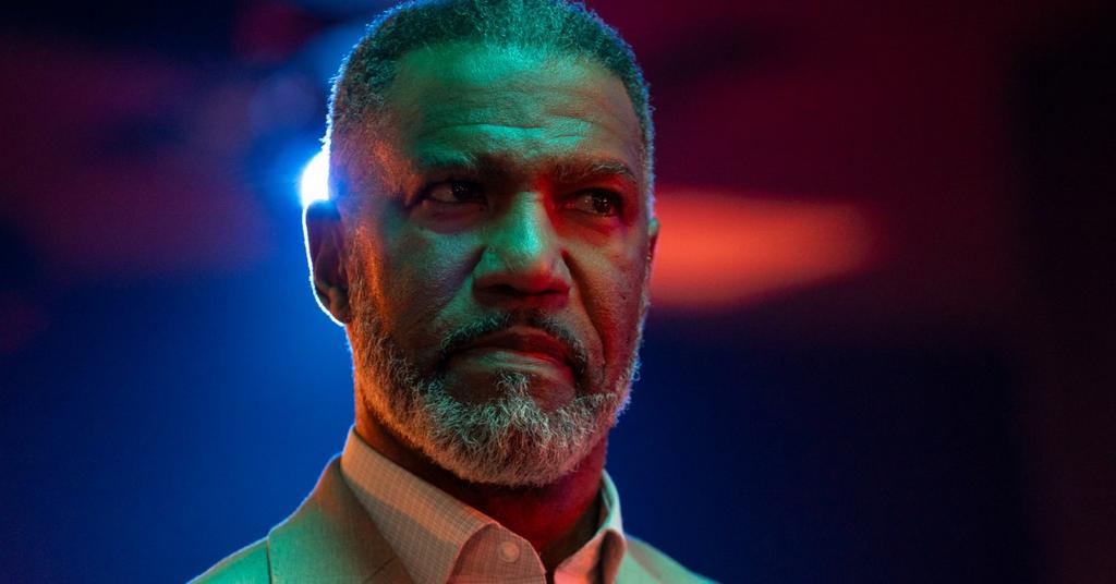 Does Horace Die in Beauty in Black? His Fate Explored