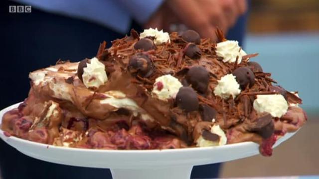 The Great British Baking Show's Biggest Disasters, From Fallen Cakes to ...