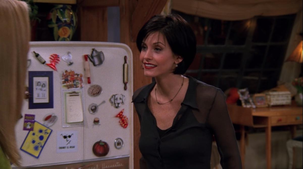 See Monica Geller's Hair Transformation From Season 1 of 'Friends'