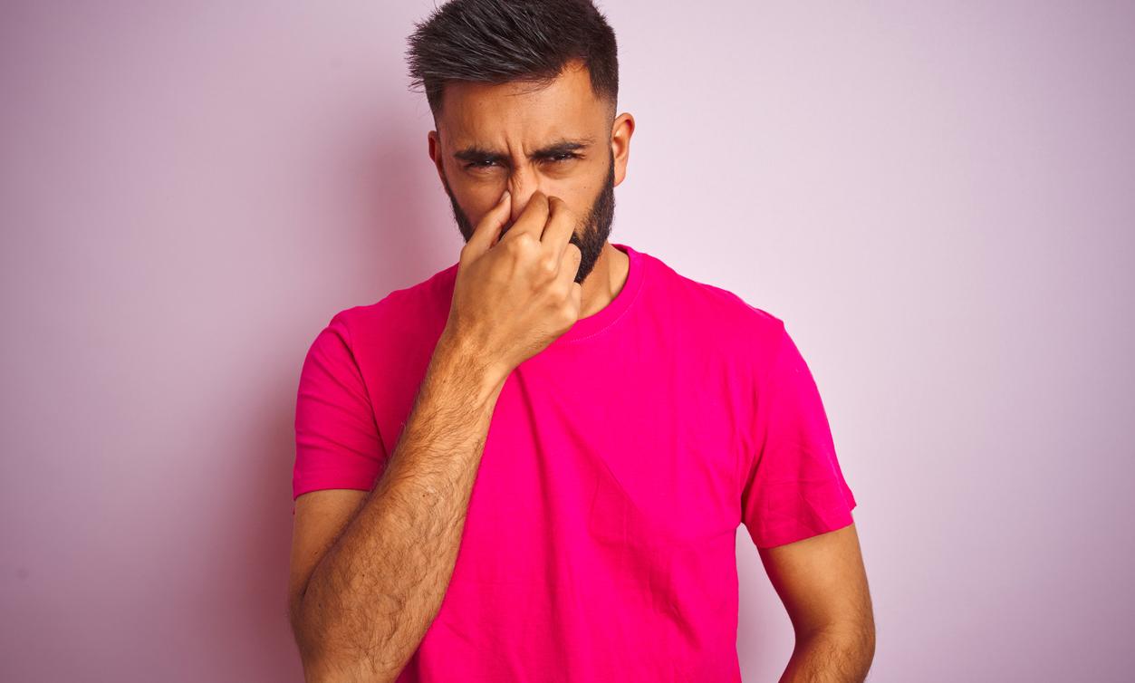 Woman's Boyfriend Won't Stop Telling Her That She Smells Like B.O.