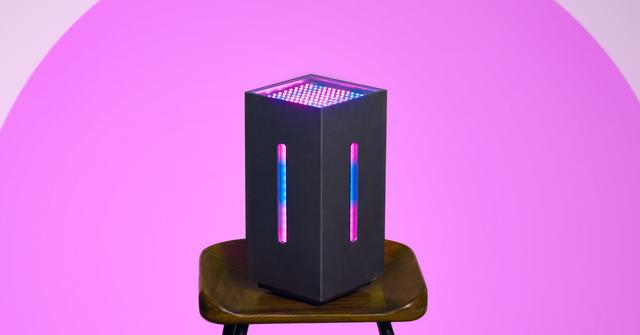 Who is the Voice of Max the AI Robot in The Circle?