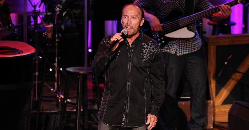 Lee Greenwood Doesn't Let Political Parties Define Him (EXCLUSIVE)