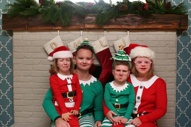 34 Hilarious Holiday Cards That'll Have You Laughing All 12 Days of ...