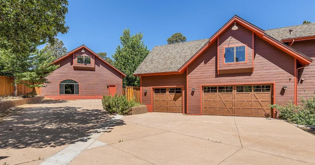 Sister Wivess Kody And Robyn Brown Bought A New House — See Pics