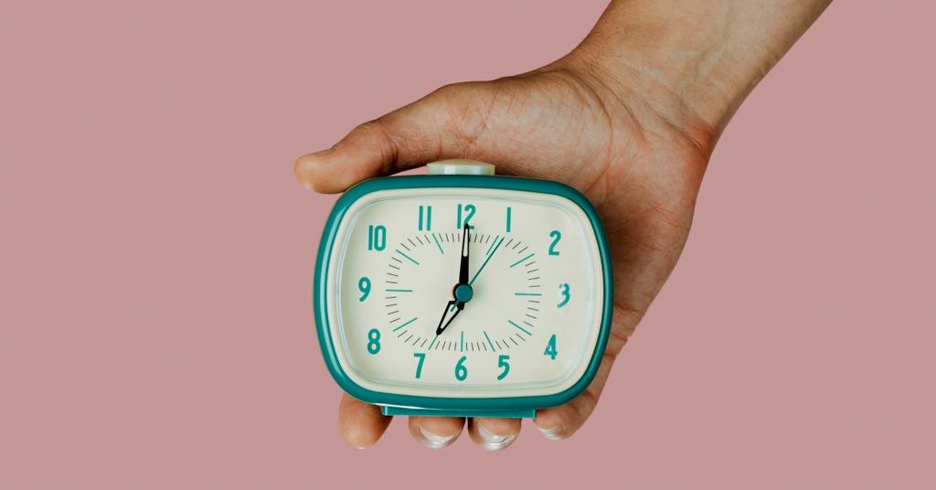 30 Daylight Saving Time Memes Everyone Can Relate To