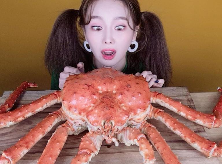 YouTuber Ssoyoung Is Being Accused of Animal Cruelty in Her Mukbangs