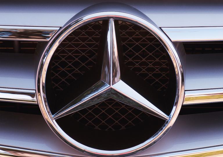 The Story Behind 15 Brands' Iconic Logos