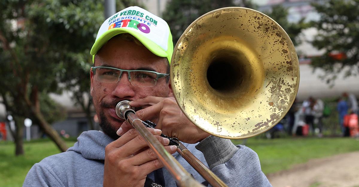 What Does Womp Womp Mean on TikTok? It's an Onomatopoeia