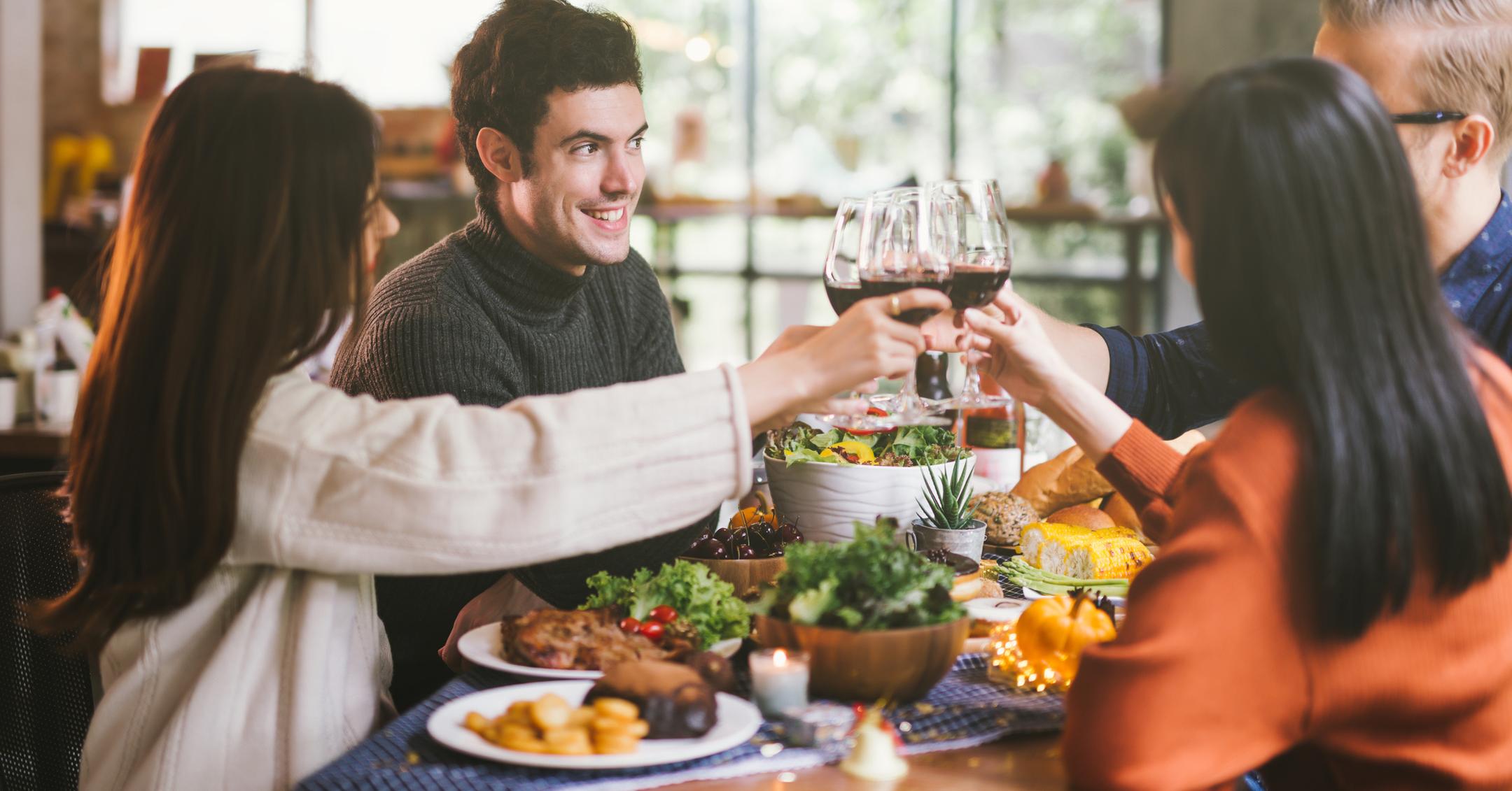 Vegan Guest Never Accommodated at Friends' Dinner Parties Finally Speaks Up