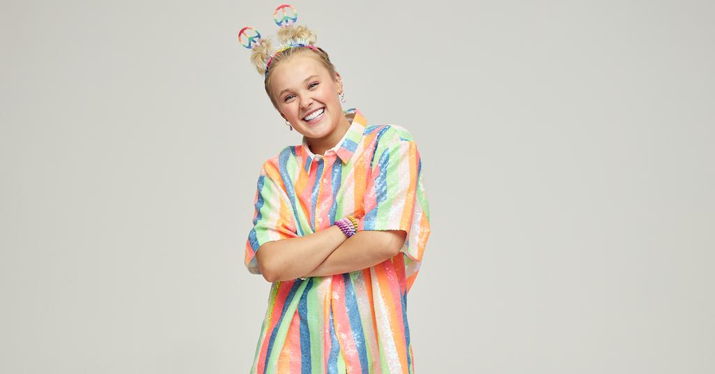 JoJo Siwa Learns How to Intubate During Her Hospital Training on 'JoJo ...