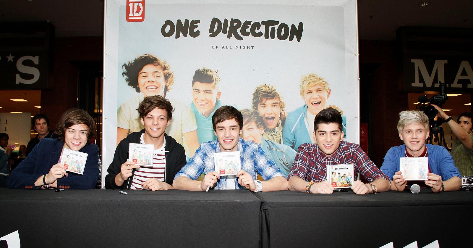 Here's Why Directioners and the 5SOS Fam Hate Modest Management