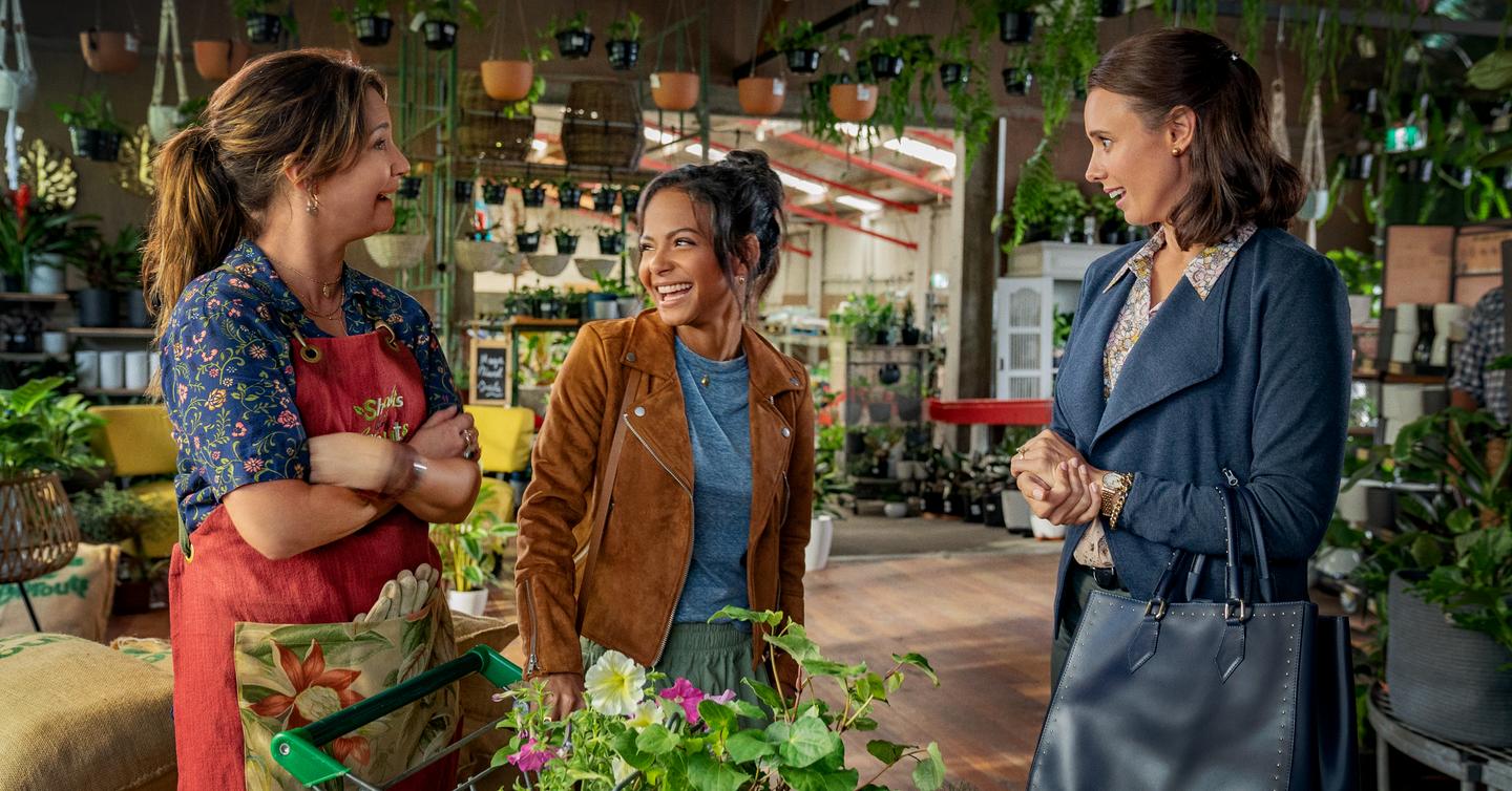 Where Was 'Falling Inn Love' Filmed? — Visit All the New Zealand Spots