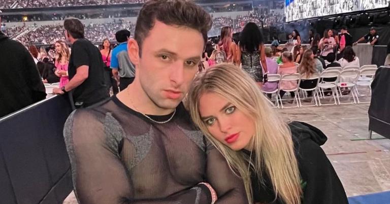 Distracted With... AustinShow (EXCLUSIVE)