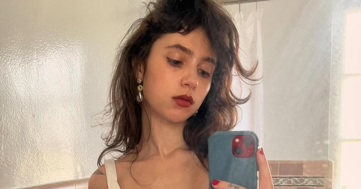 Is American Singer and Songwriter Clairo a Nepo Baby?