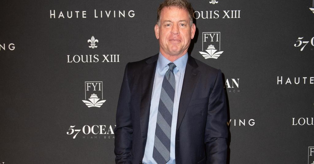 Why Troy Aikman Wears a Ring on His Middle Finger