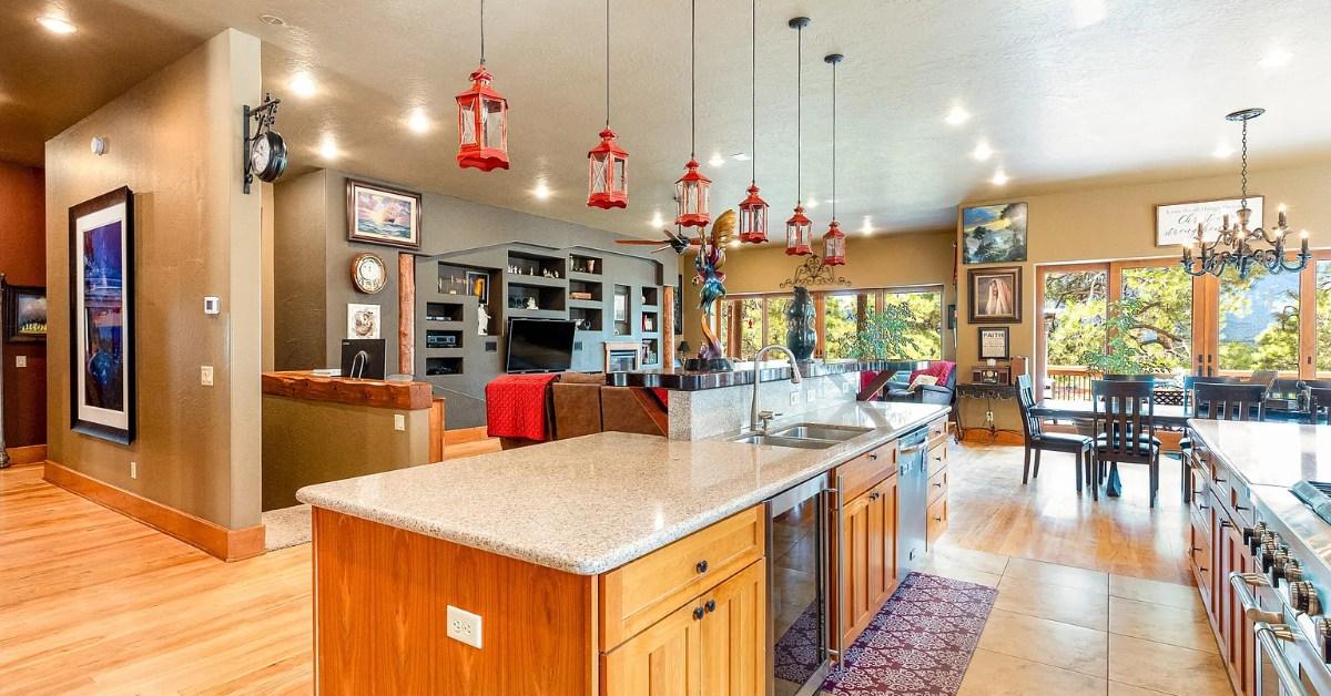 Inside Sister Wives's Robyn and Kody's $1.6M Home — For Sale