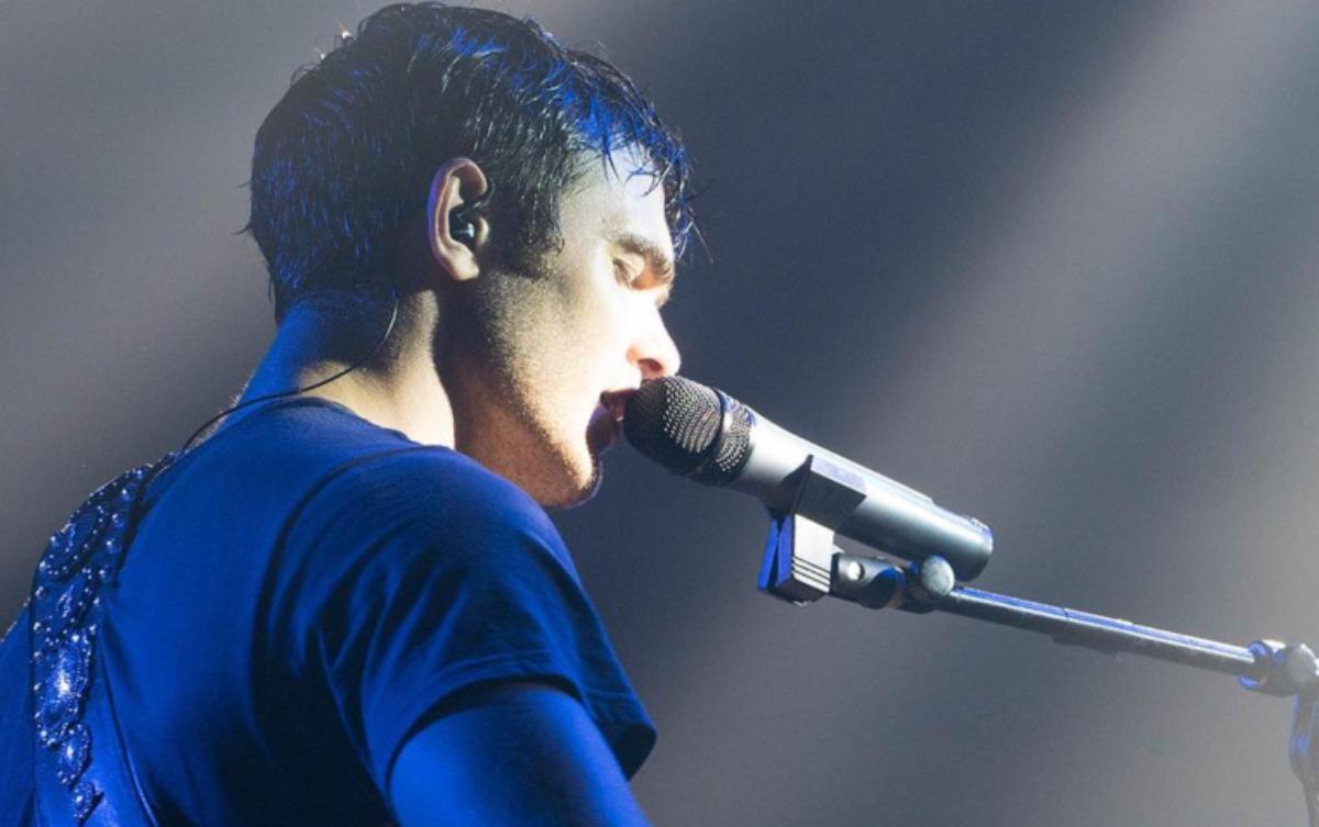 Does Alex Roe Really Sing in ‘Forever My Girl?'