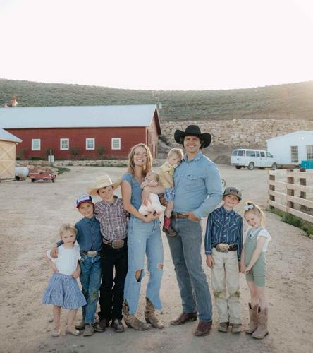 Ballerina Farm: Neelemans' Net Worth, Controversy Explained