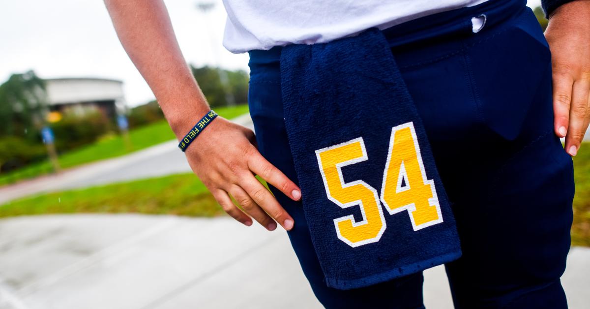 Why Do Football Players Wear Towels Heres The Scoop