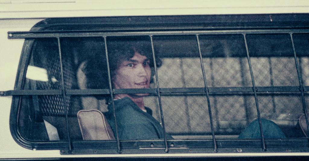 Richard Ramirez Teeth: How Did Ramirez's Teeth Play a Role in His Crimes?