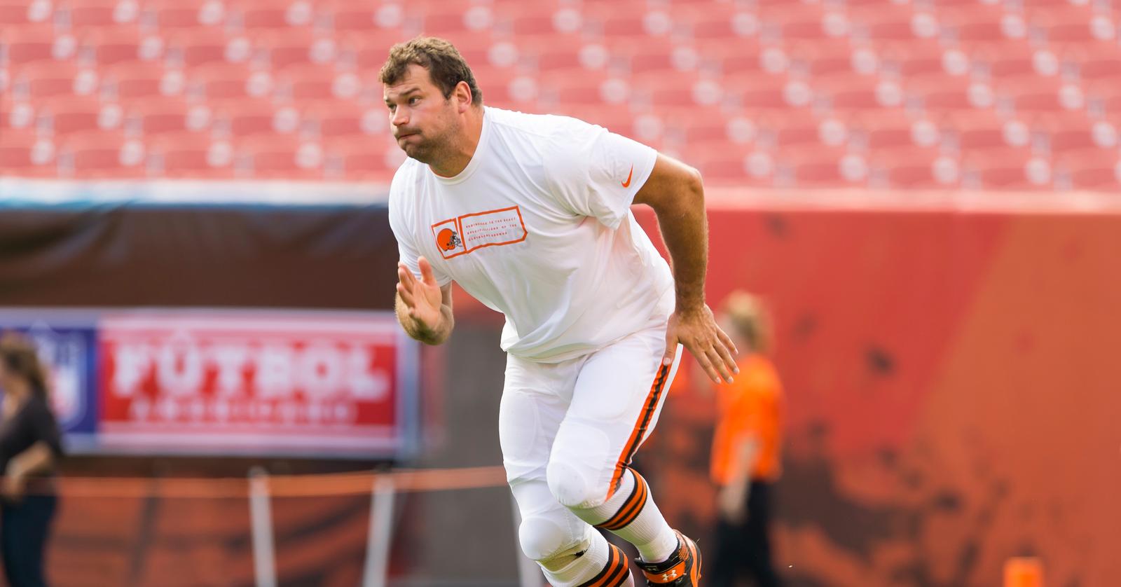 Joe Thomas’ Weight Loss Transformation Is an Inspiring One