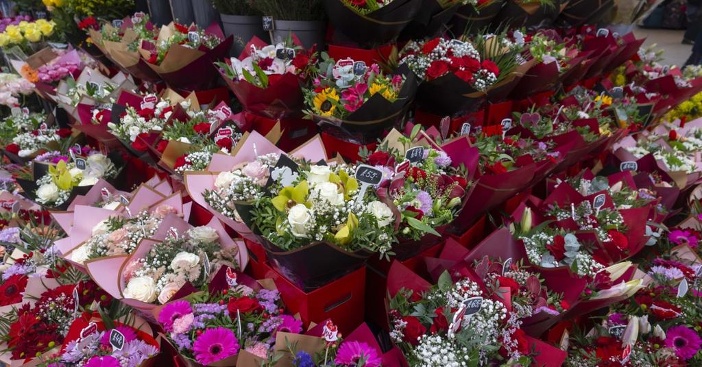 Use TikTok to Learn How to Build a Flower Language Bouquet