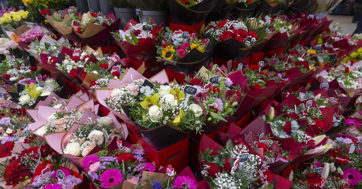 Use TikTok to Learn How to Build a Flower Language Bouquet