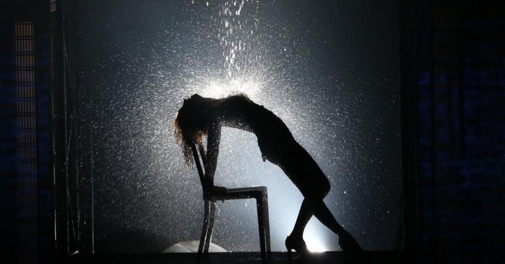 'Flashdance' Movie Fashion: What a Feeling It Still Gives Us