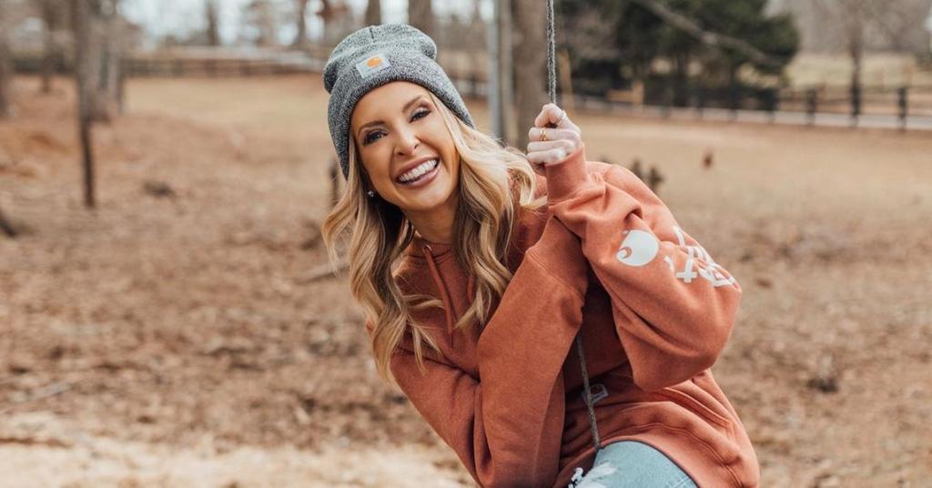 Did Lindsie Chrisley Break up With Suburban Dad? What We Know