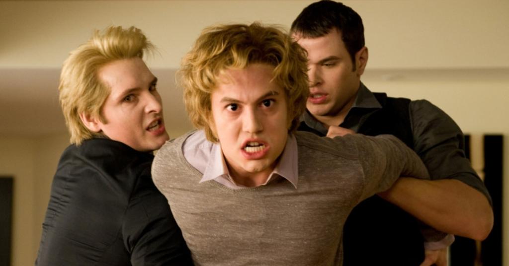 7 Facts About Carlisle Cullen Even Die-Hard 'Twilight' Fans Won't Know
