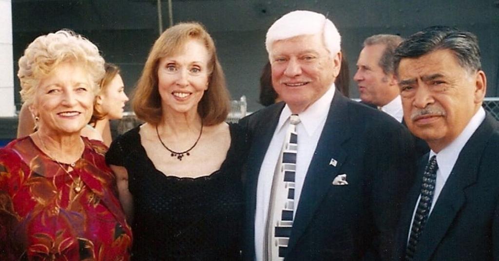 Kelly Ripa's Mother and Father Have a Close Relationship With Her