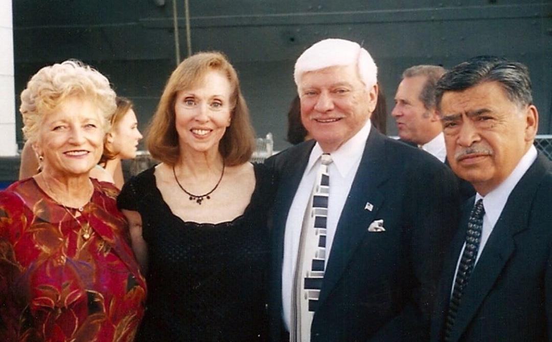 Kelly Ripa's Mother and Father Have a Close Relationship With Her