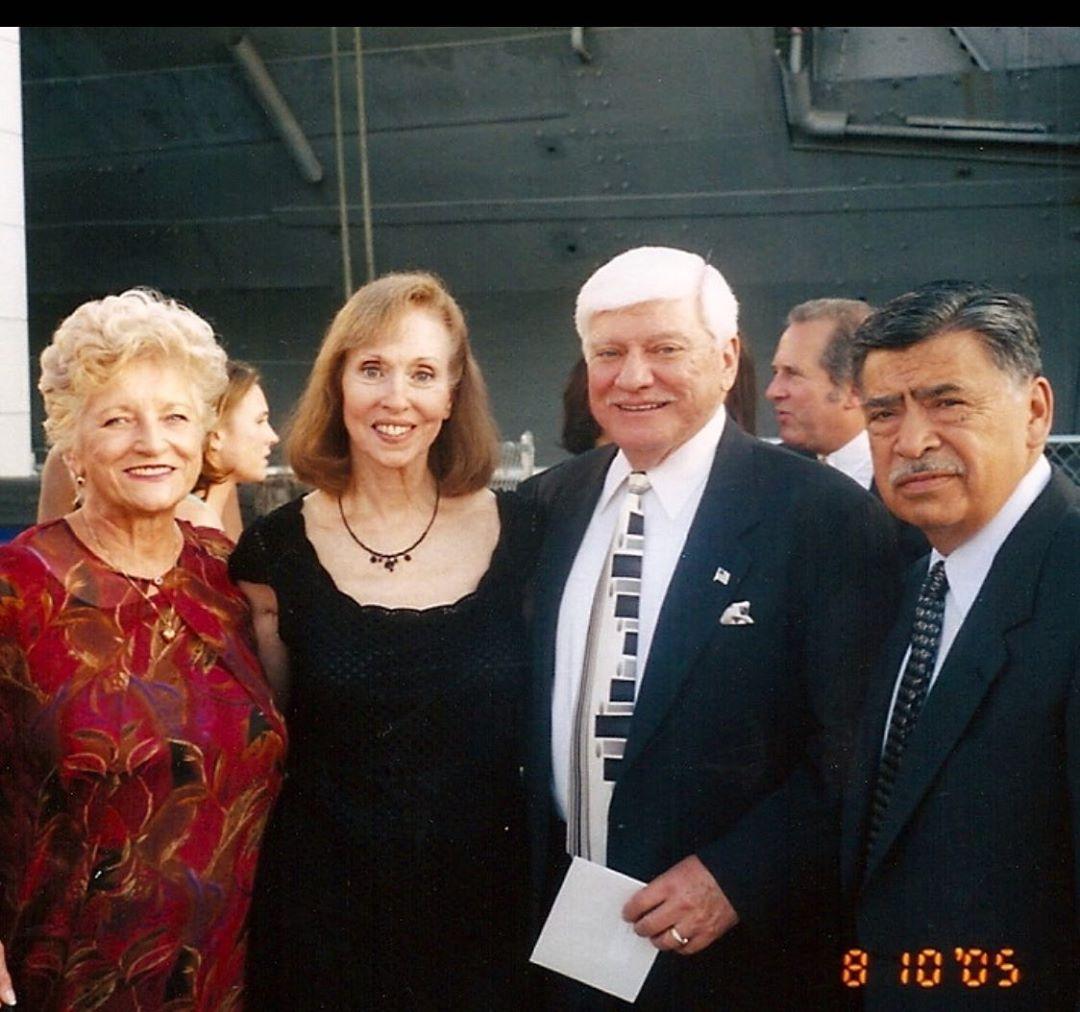 Kelly Ripa's Mother and Father Have a Close Relationship With Her