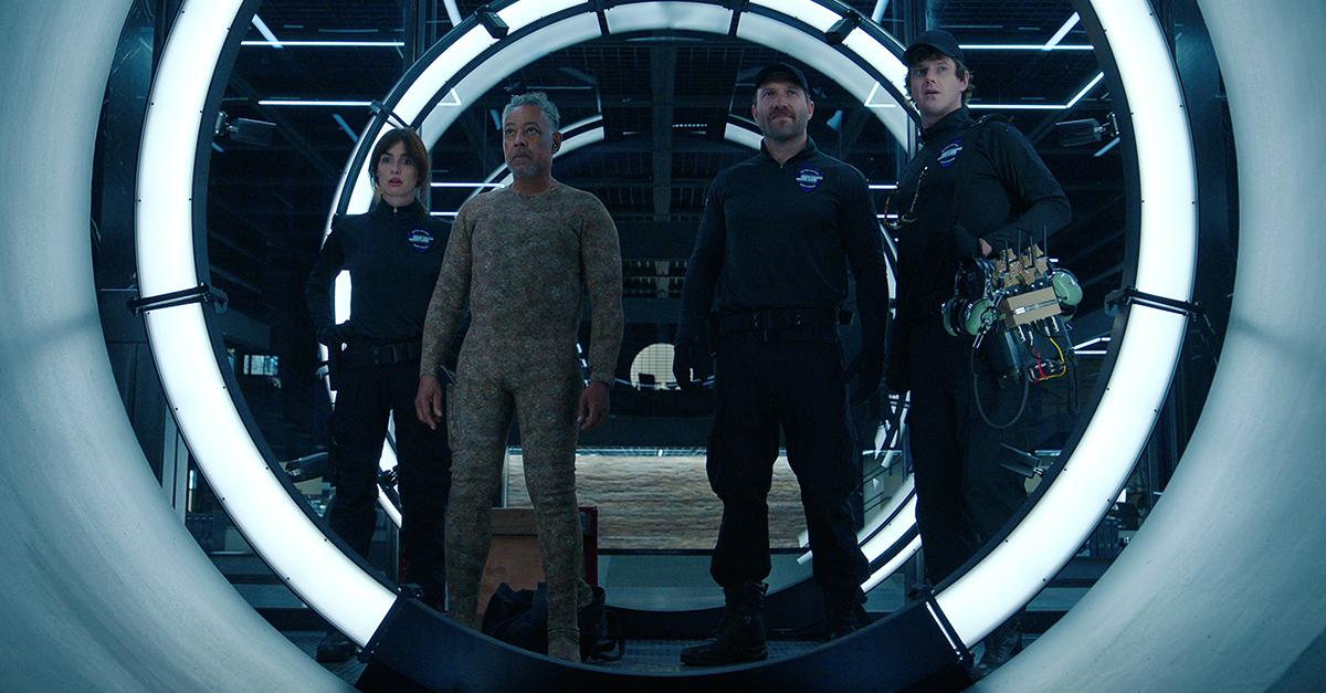 How to Watch 'Kaleidoscope': Netflix Star Talks Connecting the Dots ...