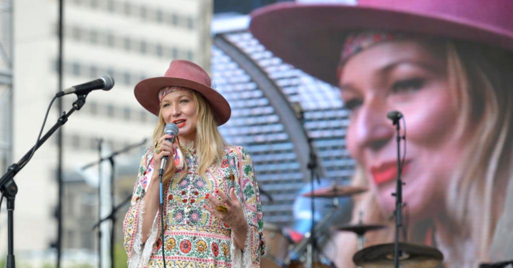 How Much Is Musician Jewel's Net Worth Today?