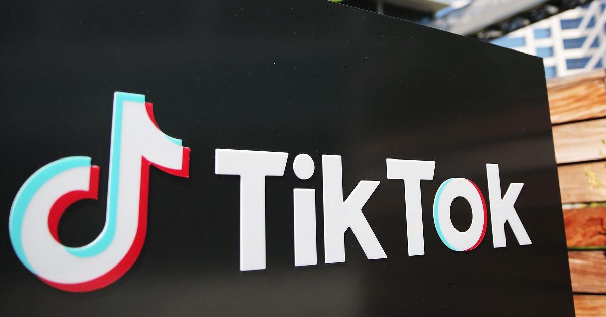 What Does A Rainbow Kiss Mean On Tiktok Why Its Shocking