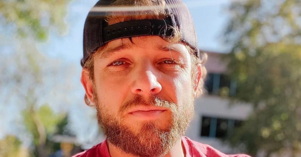 What Happened to Max Thieriot's Leg on 'SEAL Team'?