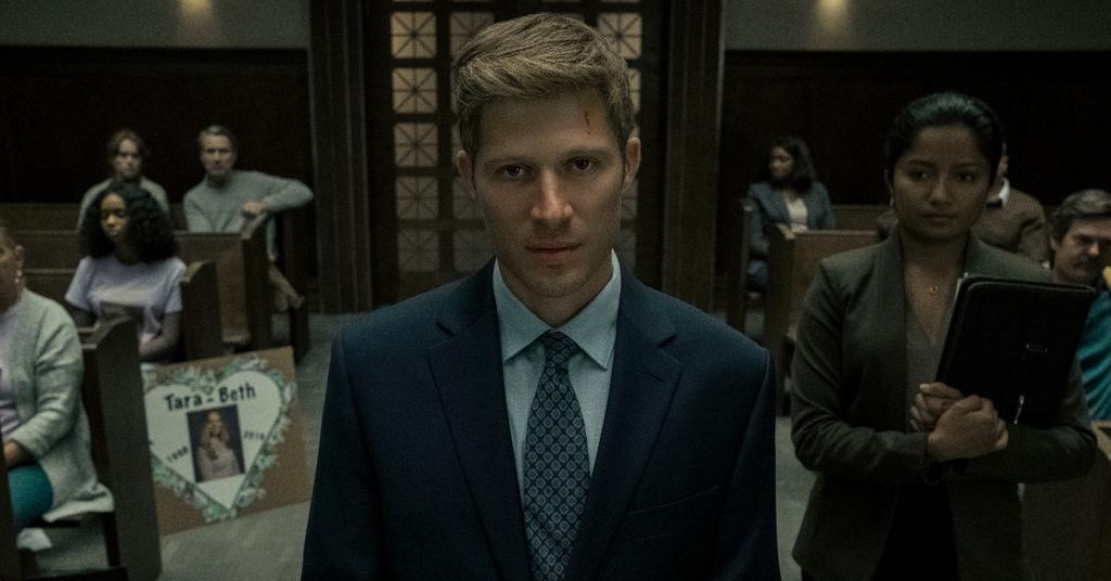 Is Riley Flynn Dead in 'Midnight Mass'? What Happened to the Character?