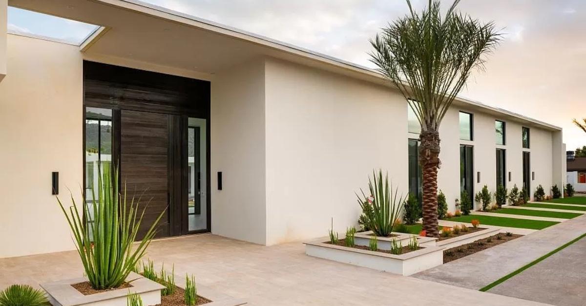 Who Is Kliff Kingsbury's Girlfriend? Let's Meet Veronica Bielik