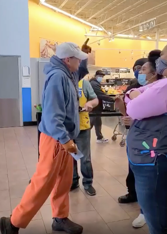 Maskless Man Goes Berserk on Walmart Employees as He Gets Kicked out of ...