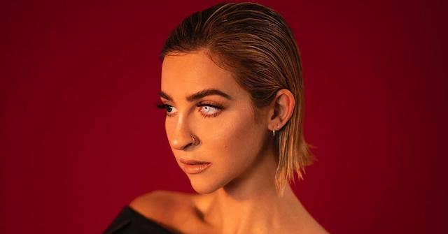 Gabbie Hanna Promoed Her New Song By Fighting a K-Pop Stan on Twitter