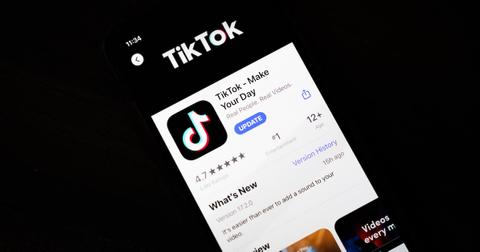 Here's How to Do the Photo Swipe Trend on TikTok