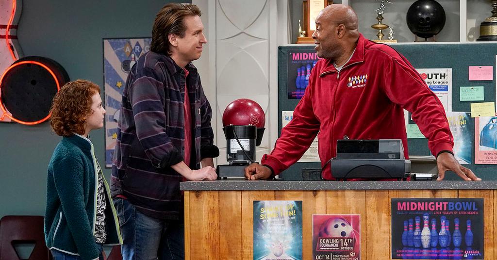 Is Tom Smallwood Married? 'How We Roll' Is Based on the Bowler's Life